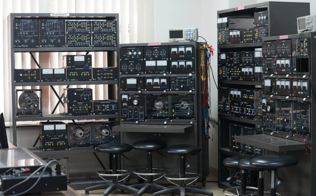 ECE Teaching Lab Facilities - Department of Electrical and Computer ...