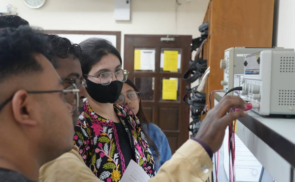 ECE Teaching Lab Facilities - Department of Electrical and Computer ...